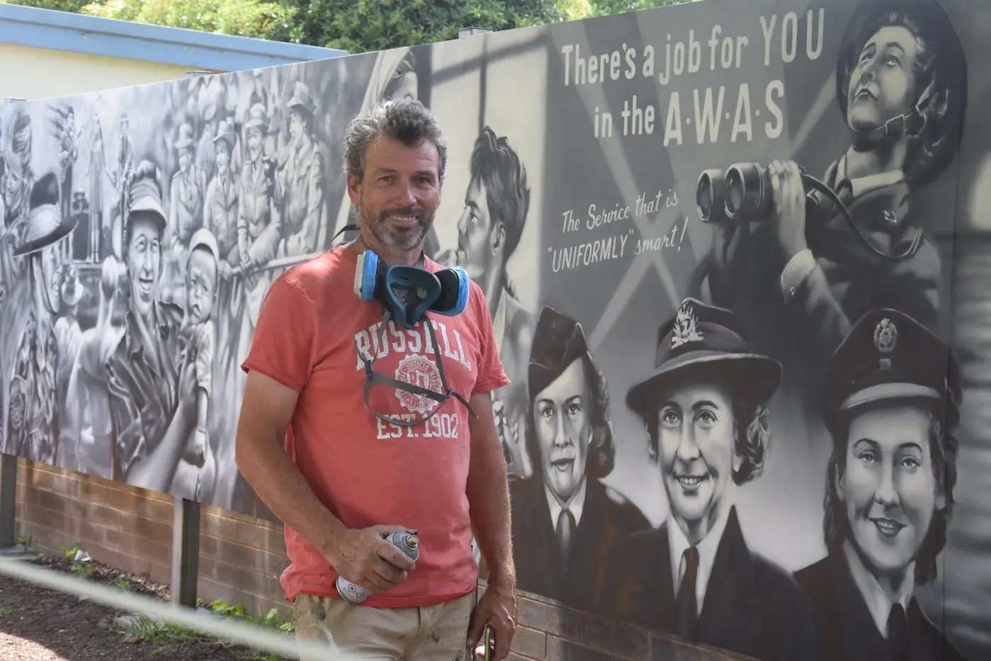 Violet Town produces Australia's first mural honouring women in war